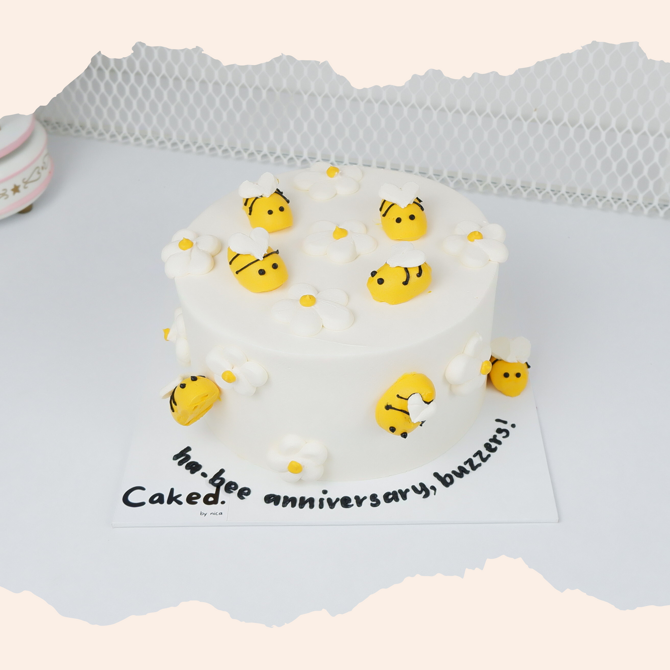 Busy Bees – Amberlyns Cake